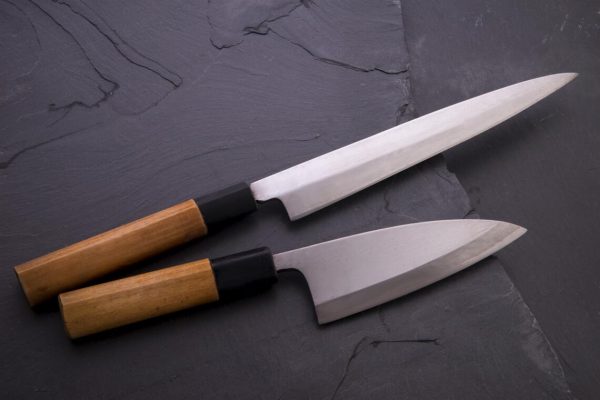 Japanese High Carbon Steels: Aogami vs Shirogami