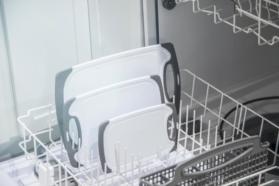 Are Plastic Cutting Boards Safe To Use 