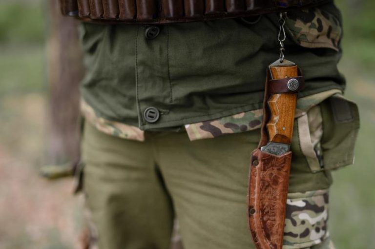 Types of Sheaths: Material, Carrying Method, and Design