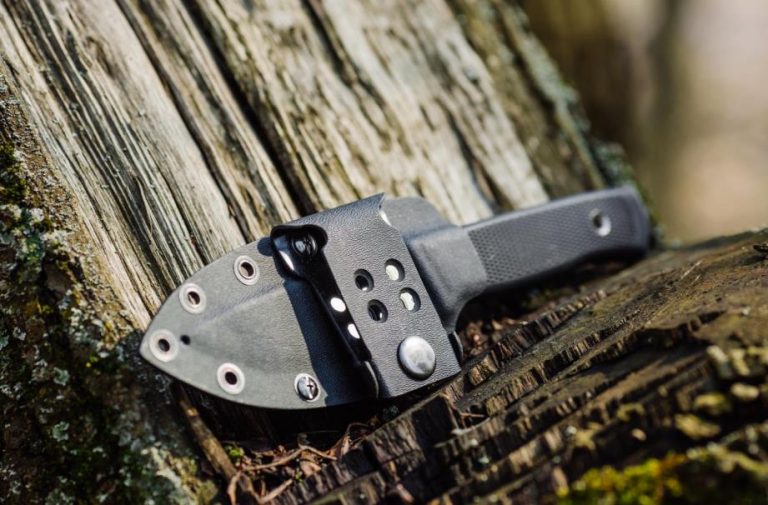 Types of Sheaths: Material, Carrying Method, and Design
