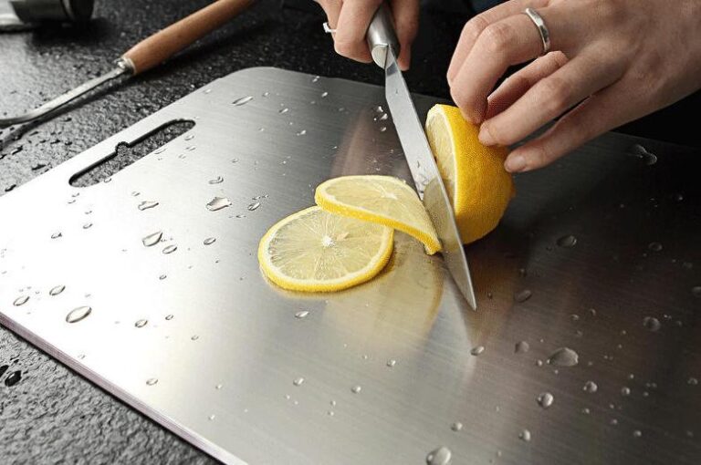 Machen Schneidebretter aus Edelstahl Messer stumpf? Edelstahl vs. Titan ...